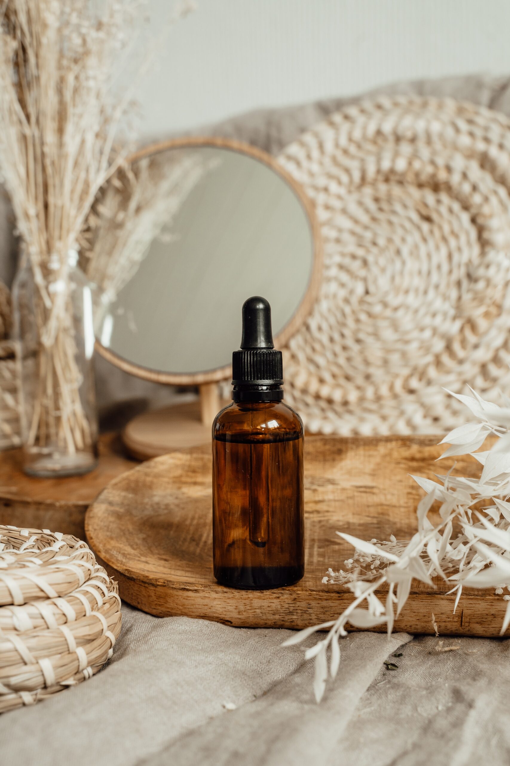 Deoxyarbutin ban and dihydroxyacetone regulations – Safety Assessment